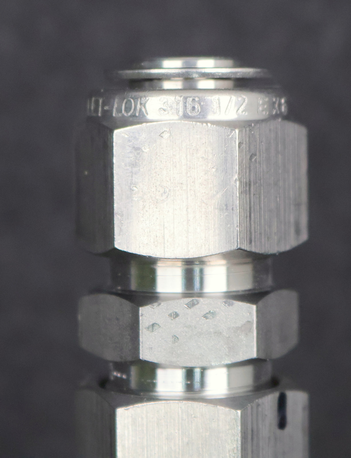 ISO-KF Zwischenstück mit Manometer-Abgang LET LOK 316 1/2" Edelstahl D — happy-parts.de