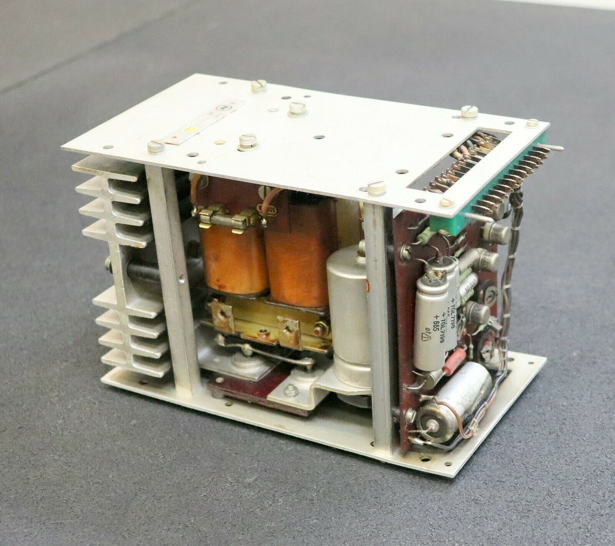 VEB STATRON Netzteil Typ 3304/12V mit 24V - gebraucht — happy-parts.de