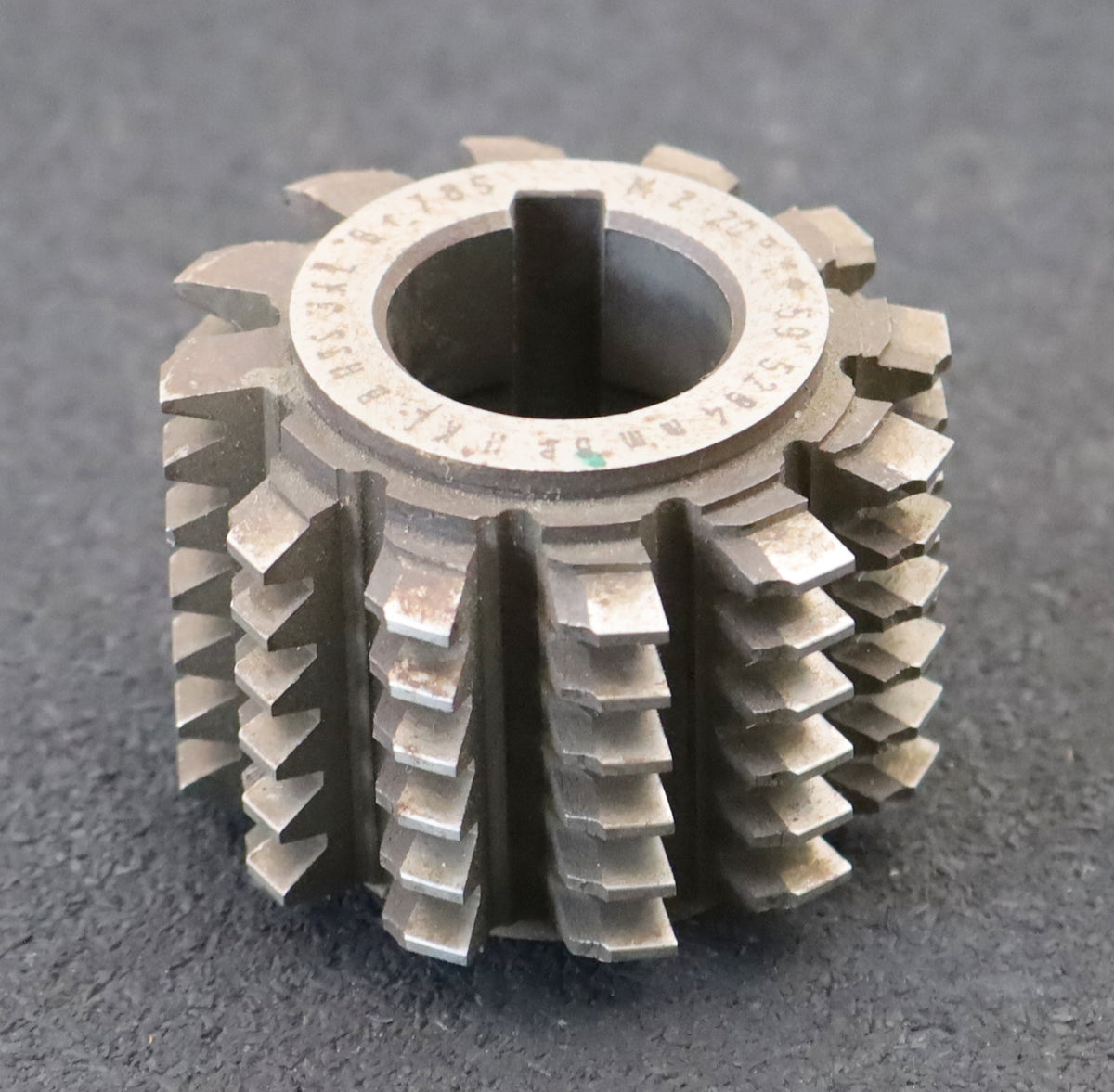 Zahnrad-Wälzfräser m= 2,0mm EGW 20° BPII DIN 3972 Ø64x47xØ27mm LKN ...